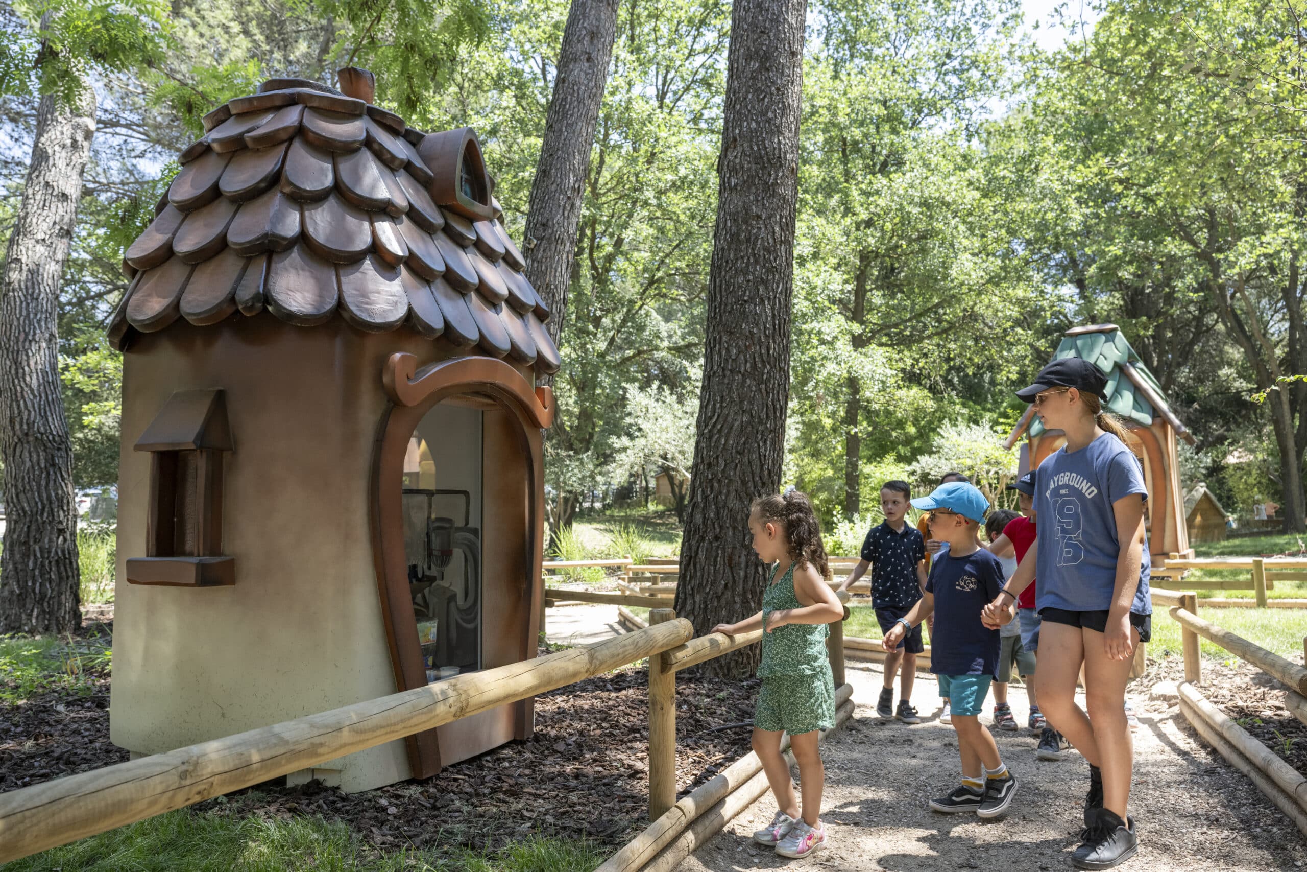 Sortie parc de loisirs en Provence pendant les vacances d'été | Village ...